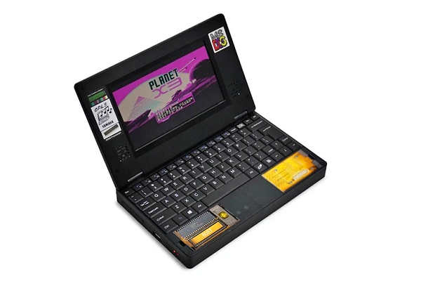 인텔 8088 CPU가 들어간 이상한 노트북 팝니다!